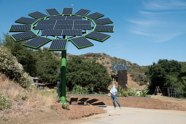 James Cameron's Giant Photo-voltaic Sunflower Helps Power A School