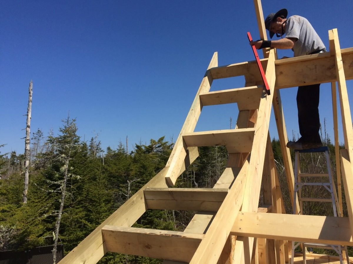 How To Build The Perfect Roof Rake Ladder For A Cabin Or Tiny House